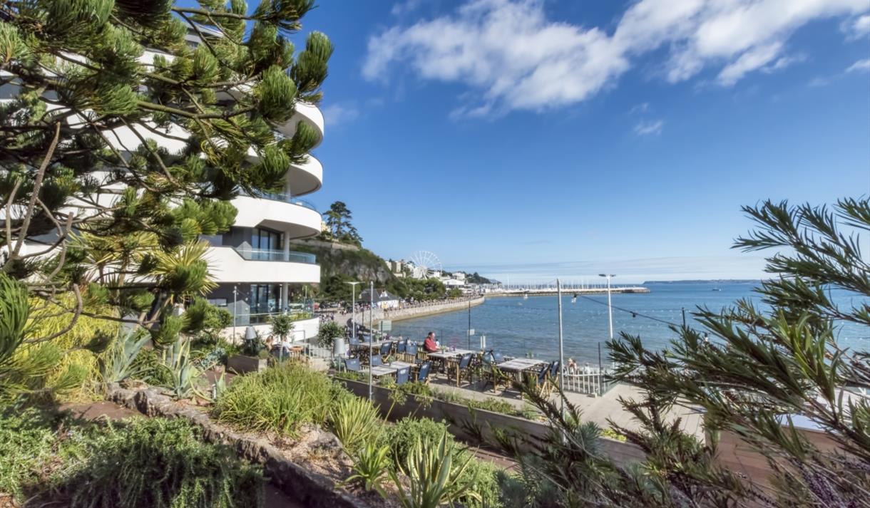 Dining Out In Torquay. Tor Dean Guest House Dining in Torquay